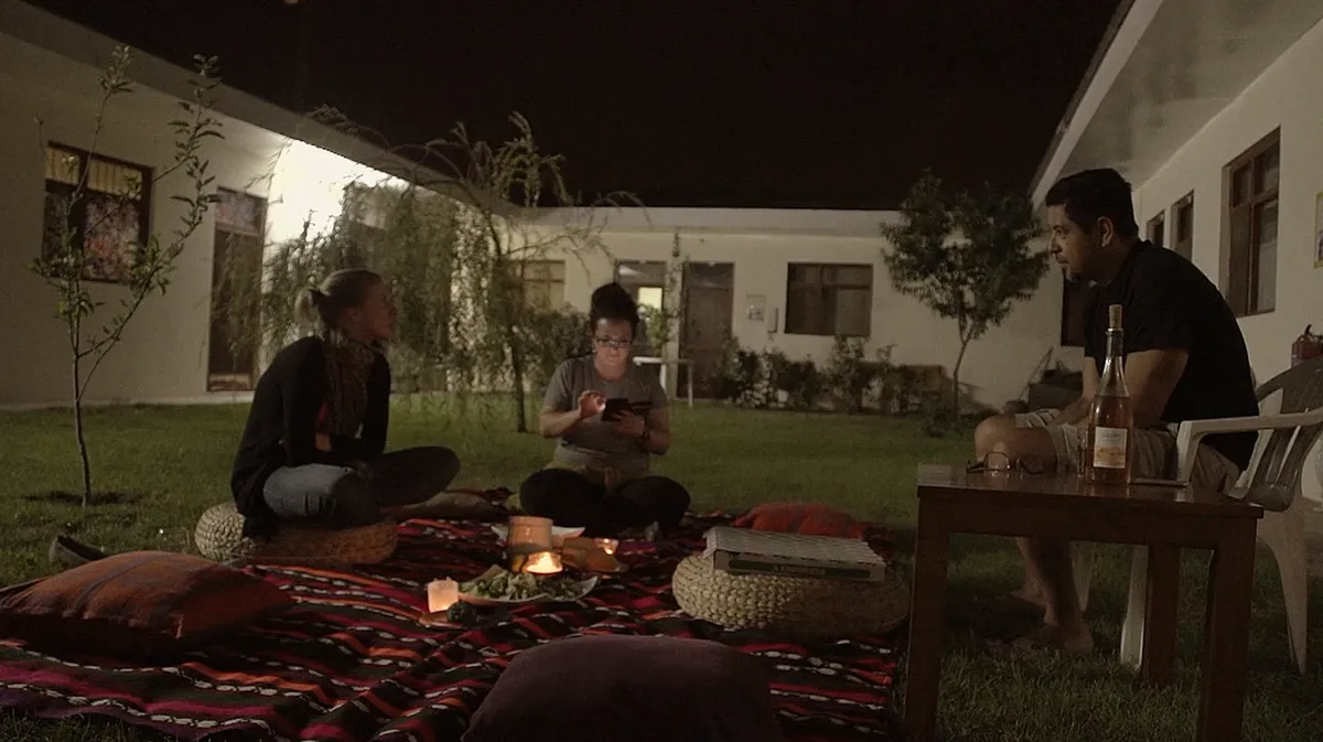 Wie leven er op de compound in Kabul? | VPRO Tegenlicht